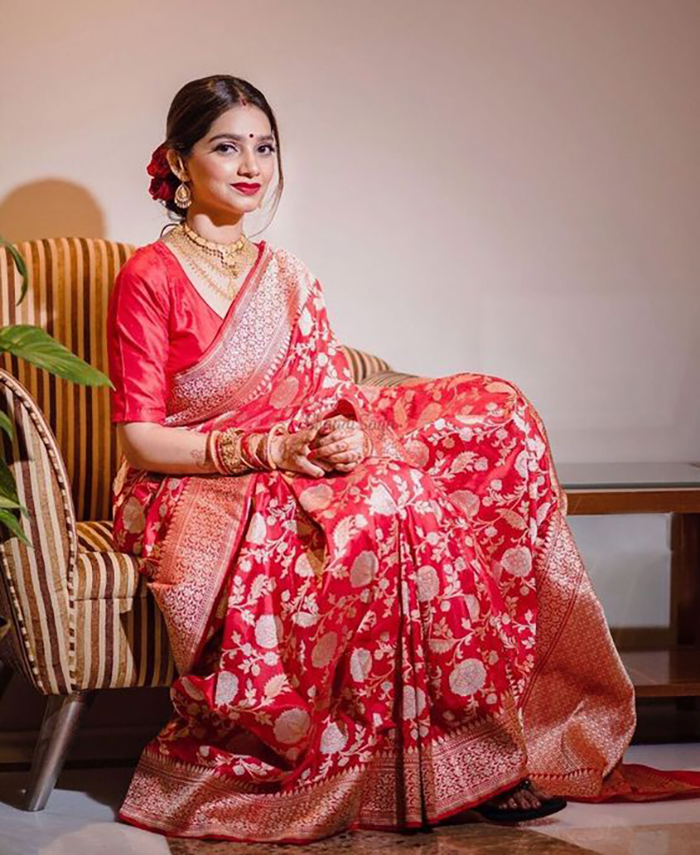 Top 11 Trending Reception Look for Bengali Bride - The Sparkling Wedding